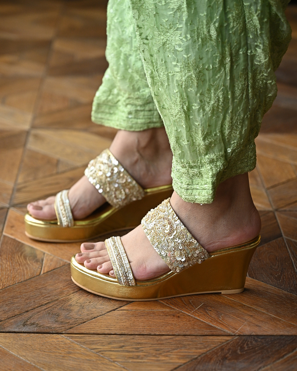 Gold Dual Strap Handwork Wedges – Miraki